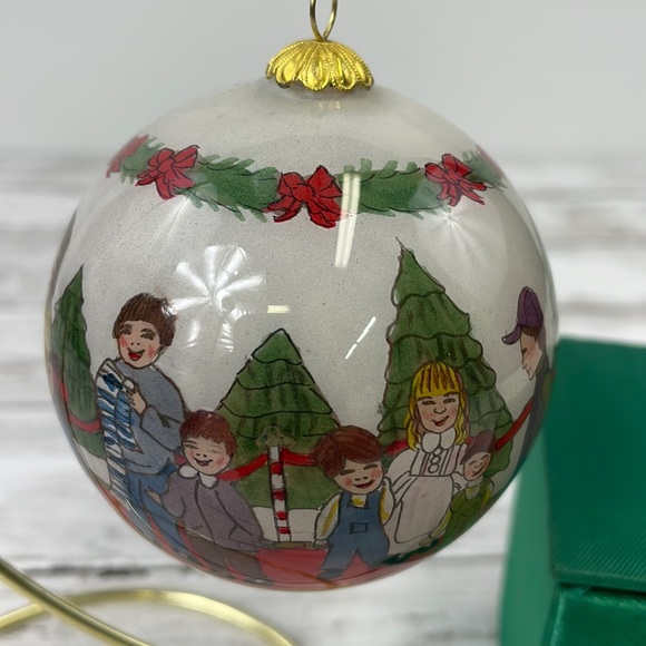 Pier 1 | Holiday | Li Bien Pier One 998 Santa With Children | Poshmark